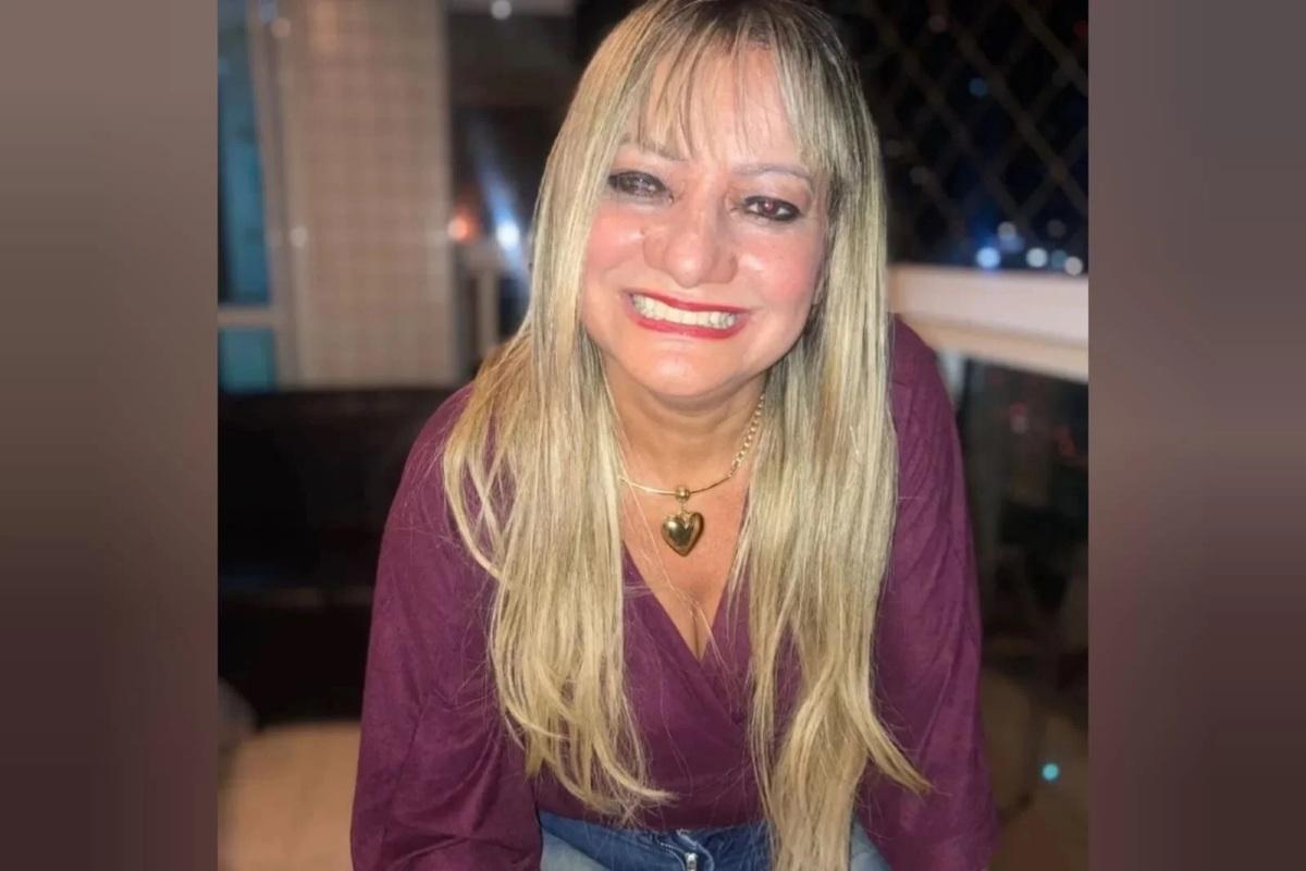 Cantora fica cega de um olho após uso incorreto de lente de contato ... Cantora fica cega de um olho após uso incorreto de lente de contato ...